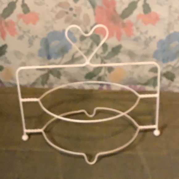 Kitchen | Vintage Plate Stand With Heart Handle | Poshmark